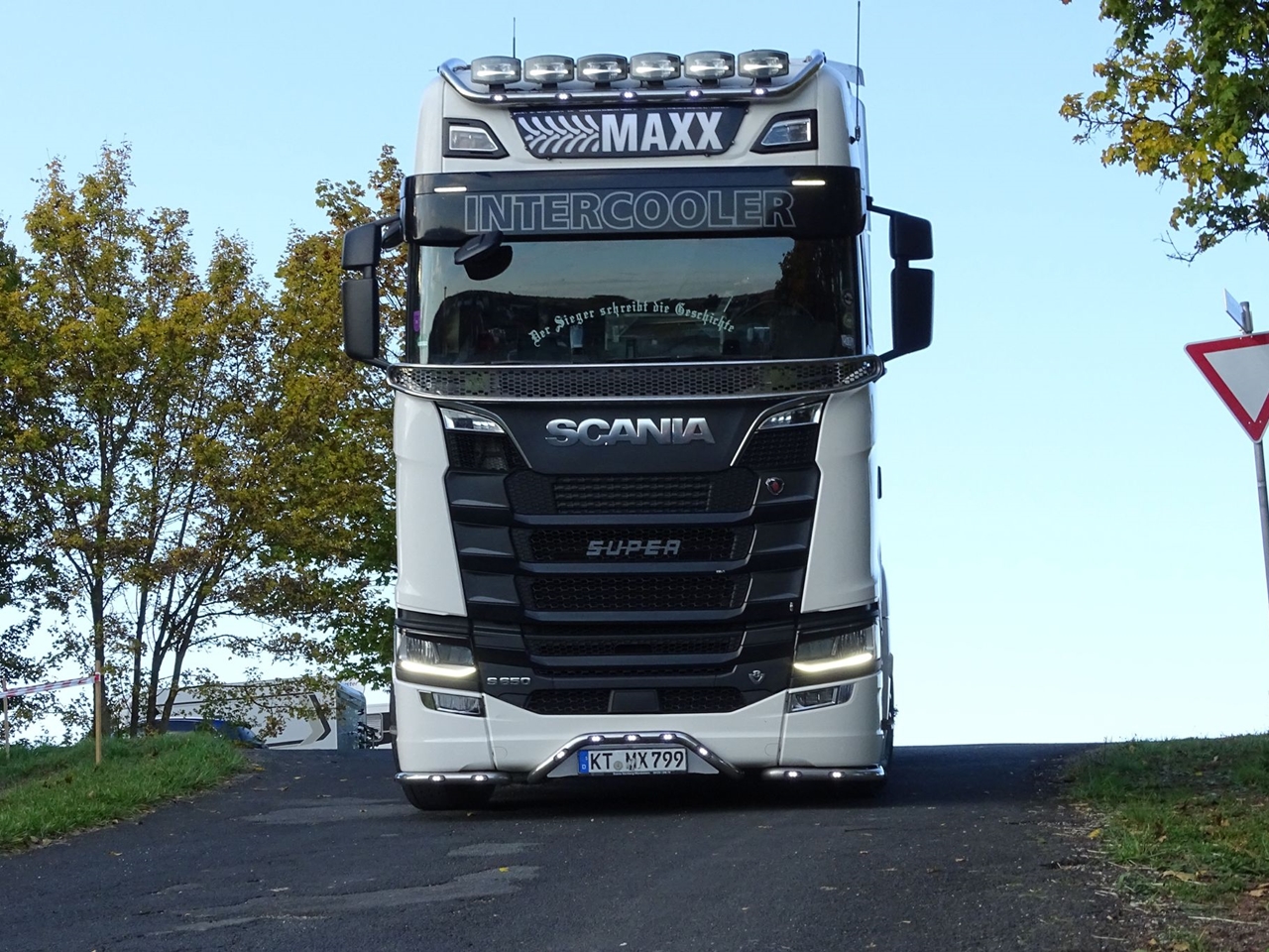 Internationaler Transport made by Maxx GmbH