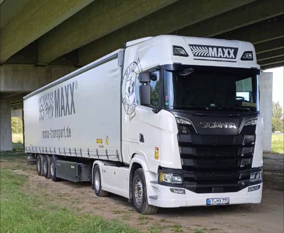 Internationaler Transport made by Maxx GmbH